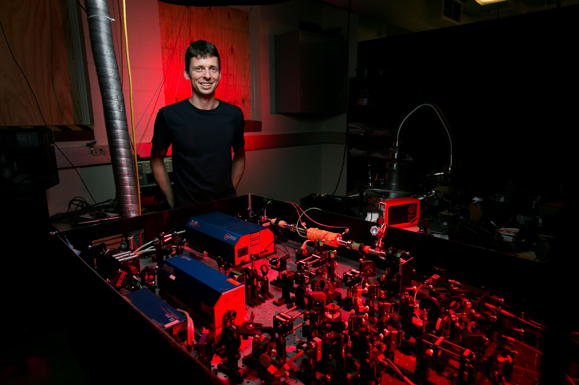 Missouri S&T – News and Events – Physicist works to explain atom motion