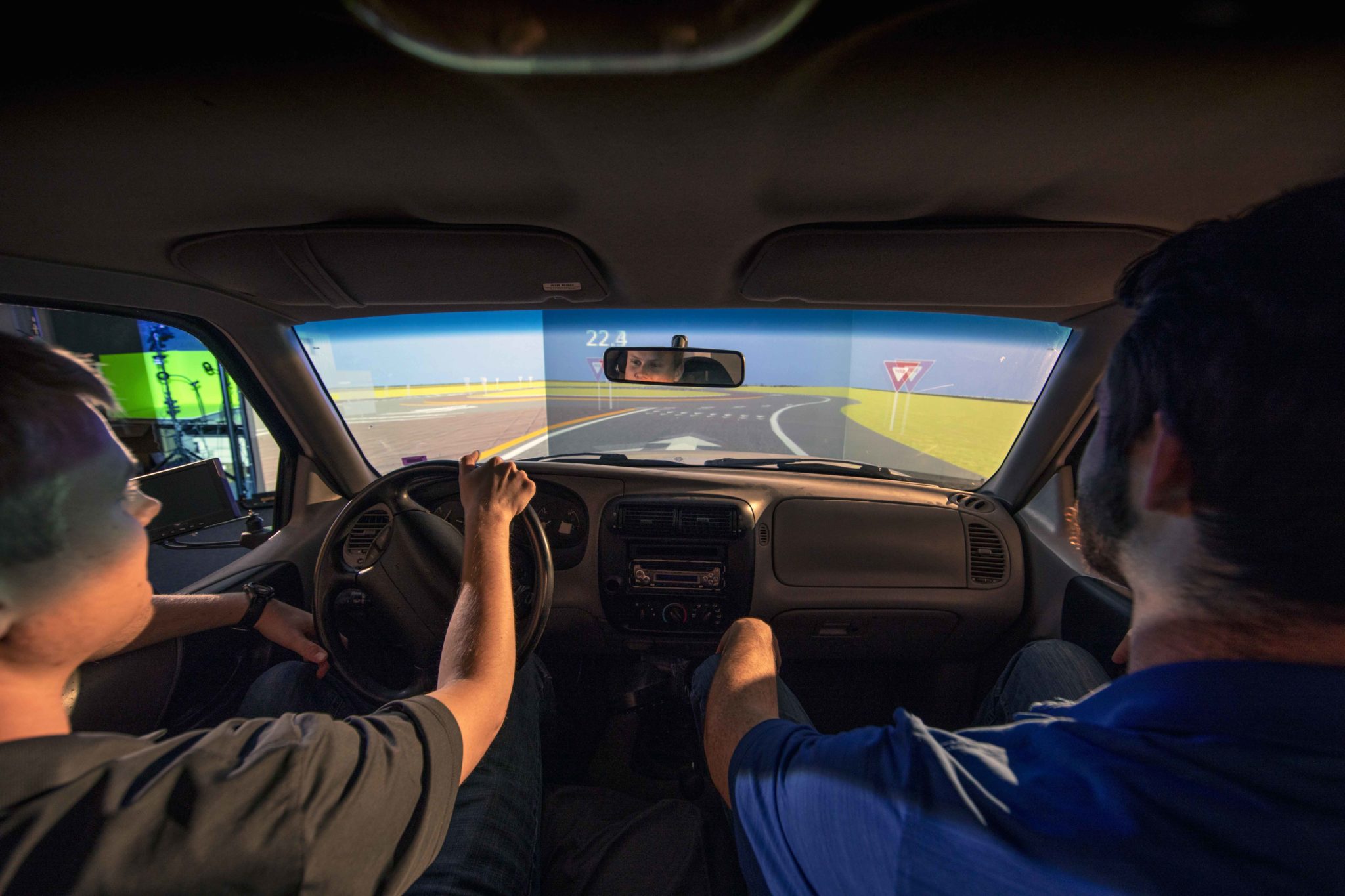 Missouri S&T – News and Events – Students use a driving simulator to ...